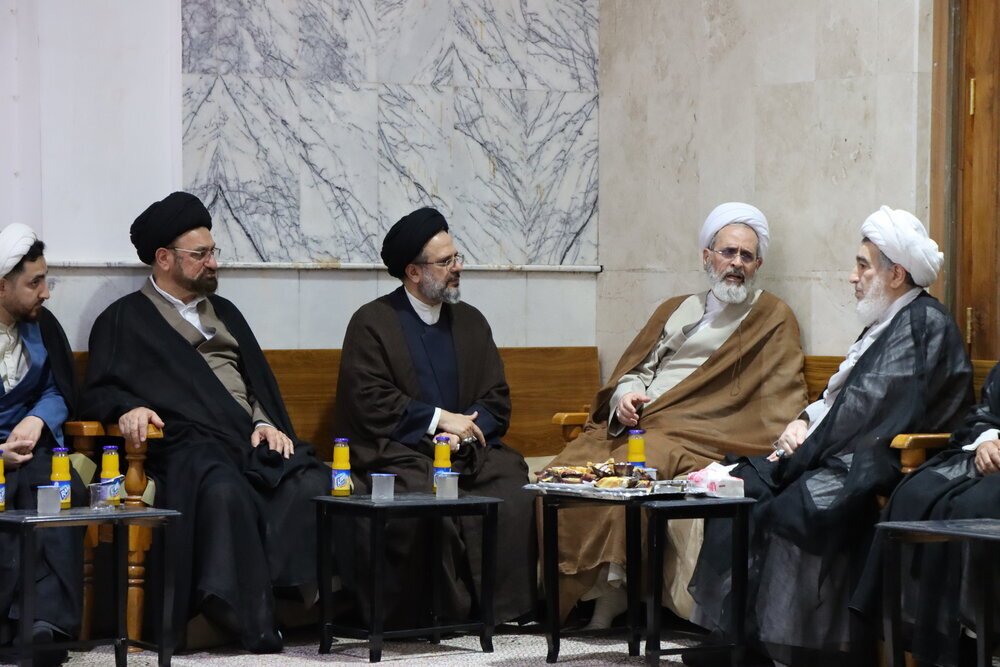 Ayat. Arafi Meets with Ayatollah Hassan Javaheri in Najaf - Hawzah News ...